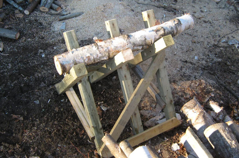 10 Simple DIY Sawbuck Plans You Can Build Today (with Pictures) | Home ...