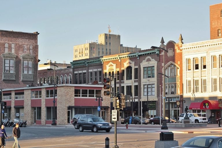 10 Most Dangerous Cities in Illinois (2026 Update) | Home Grail