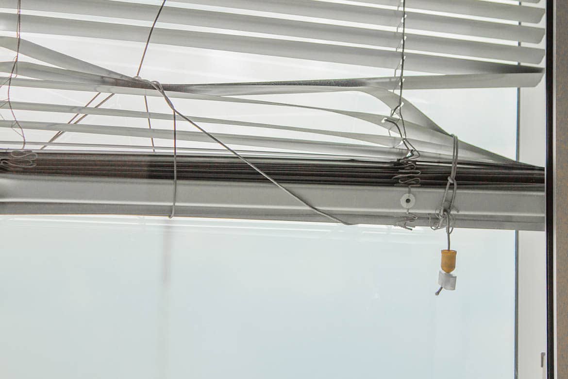 How to Fix Window Blinds in 8 Steps (with Pictures) | Home Grail