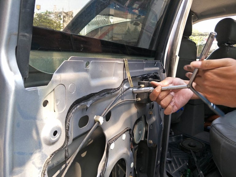 How to Fix a Car Window That Won't Roll Up In 5 Steps (With Pictures ...