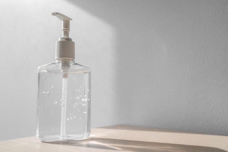 How to Get Sticky Residue Off Plastic (7 Effective Steps) | Home Grail
