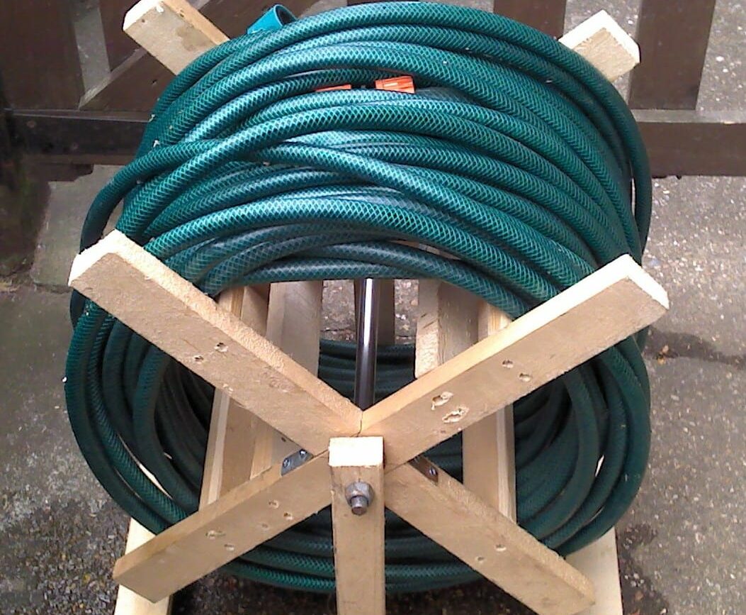 12 DIY Hose Reel Plans You Can Make Today (with Pictures) | Home Grail