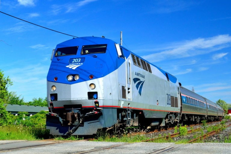 How Loud Is a Train Horn In Decibels (dB)? With Noise Comparison Chart ...