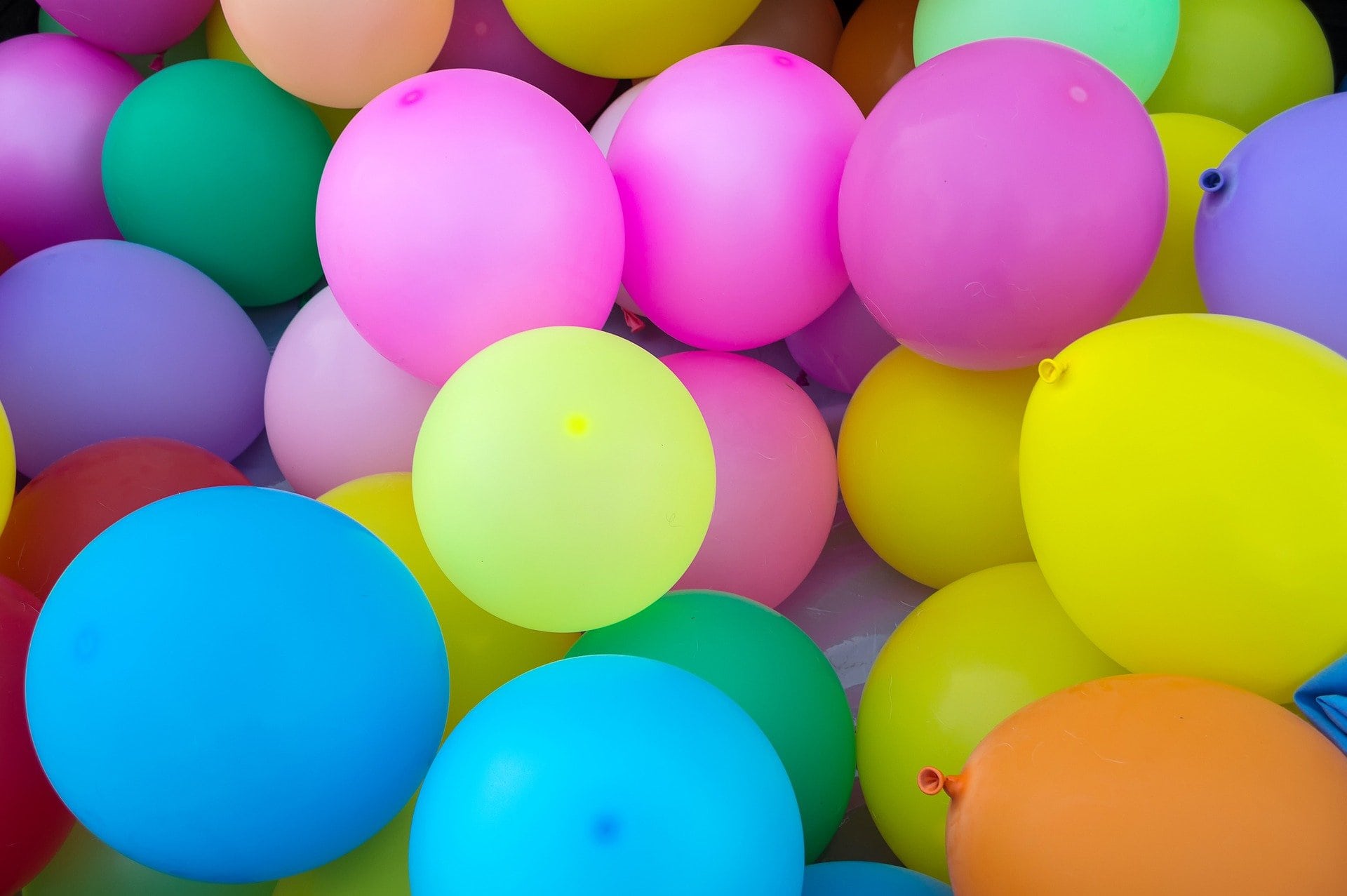 Are Balloons Recyclable? How Do You Properly Dispose of Them? | Home Grail