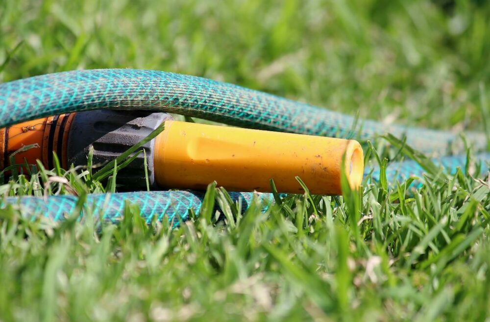 5 Brilliant Uses for Old Garden Hoses (Reuse & Repurposing Ideas ...
