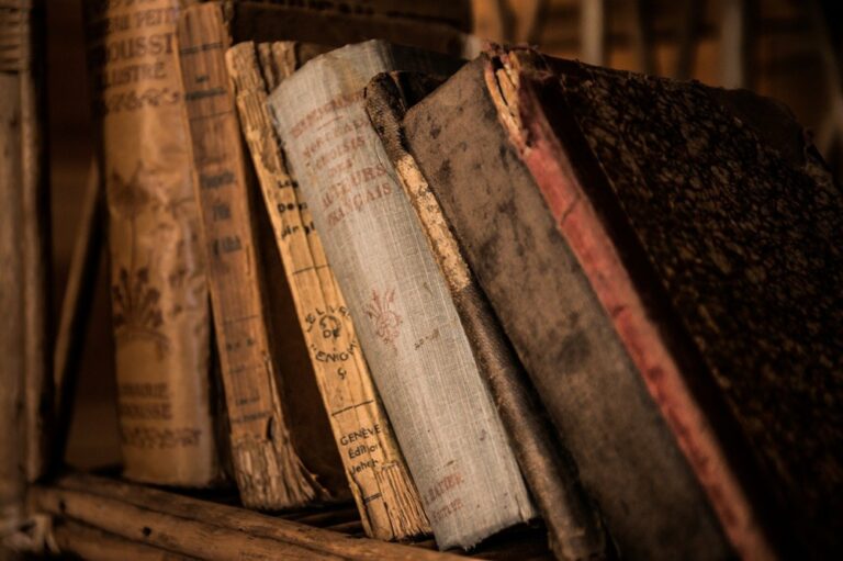 29 Brilliant Uses for Old Books: Reuse & Repurposing Ideas | Home Grail
