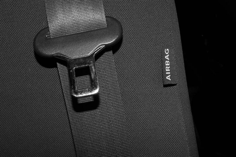 How To Fix A Stuck Seatbelt 5 Simple Tips Tricks Home Grail