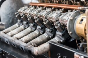 Who Invented the Internal Combustion Engine? History, Facts & FAQ ...
