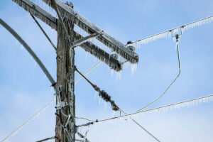 How Much Ice Can Power Lines Handle: All You Need to Know! | Home Grail