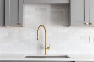 12 Best Kitchen Sink Materials: Pros & Cons (2025 Guide with Pictures ...