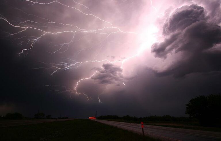 How Much Energy Is in a Lightning Bolt? Facts & FAQs | Home Grail