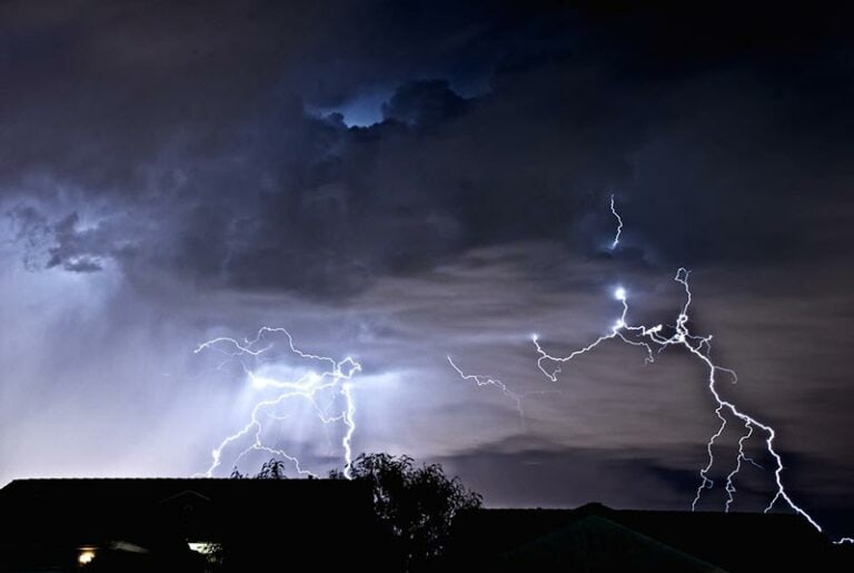 How Much Energy Is in a Lightning Bolt? Facts & FAQs | Home Grail