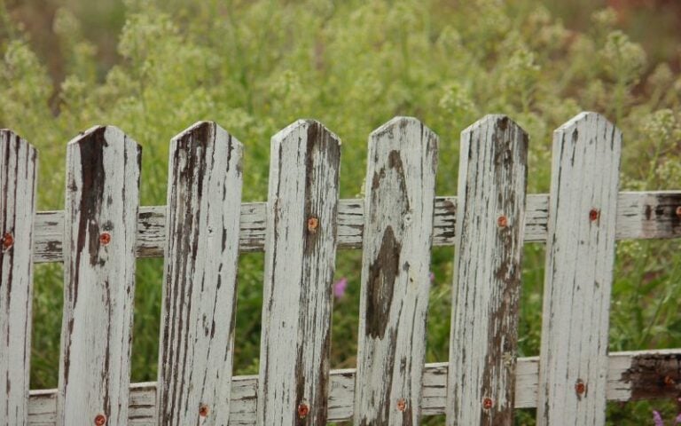 How to Fix a Broken Fence Post: Step-by-Step Guide | Home Grail