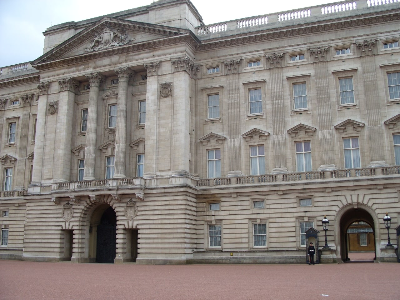 16 Most Famous Houses in the World (With Pictures) | Home Grail