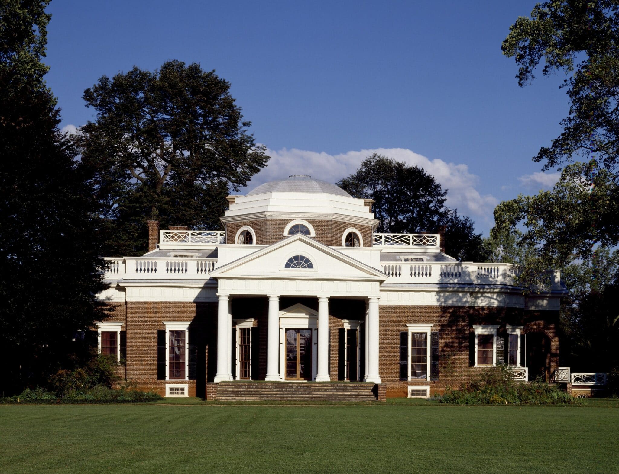 16 Most Famous Houses in the World (With Pictures) | Home Grail