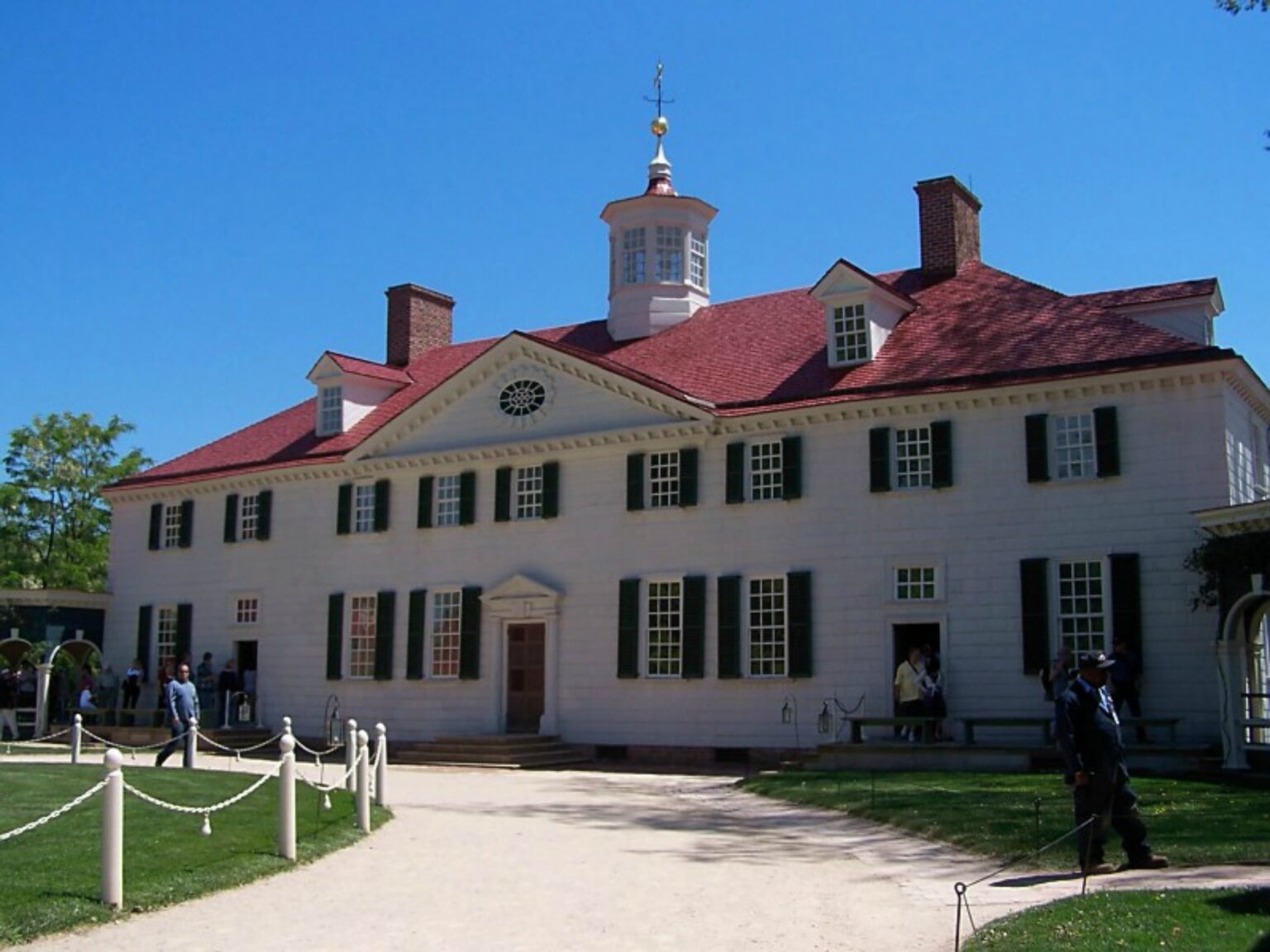 16 Most Famous Houses in the World (With Pictures) | Home Grail