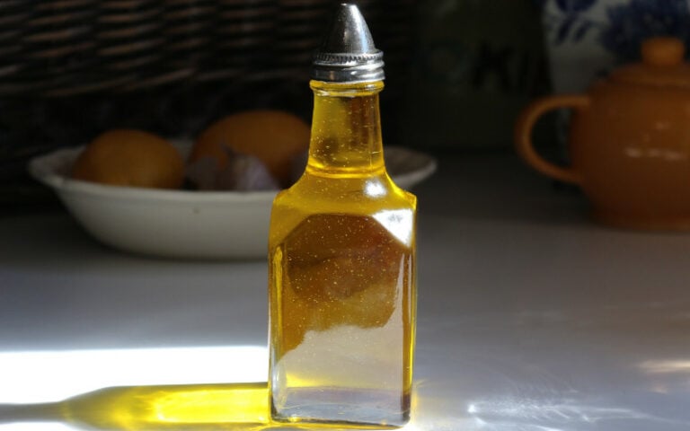 How To Make Kinetic Sand: 2 Kid-Friendly Methods | Home Grail