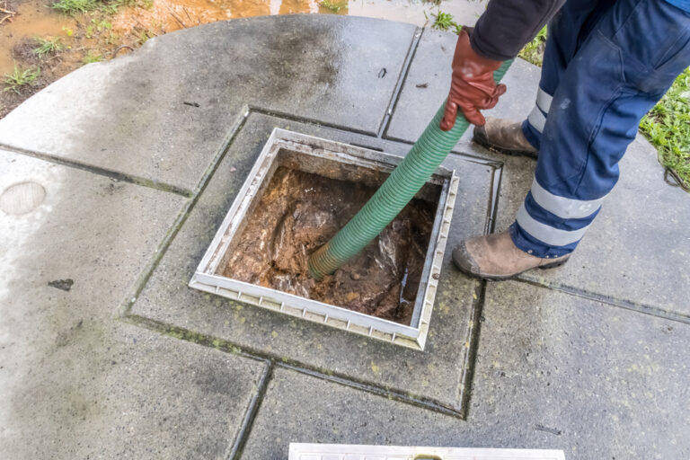Cesspool vs Septic Tank: Which One Should You Choose? | Home Grail