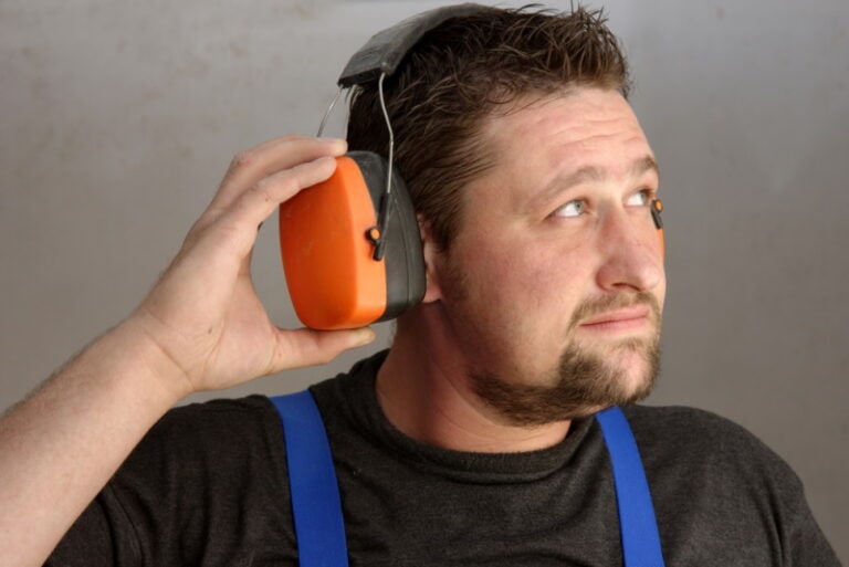 Ear Plugs vs. Ear Muffs: What's The Difference? | Home Grail