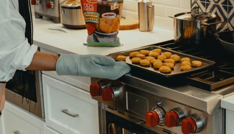 How to Wash Oven Mitts — 12 Genius Tips & Tricks | Home Grail