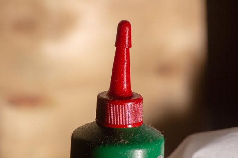 How to Oil a Sewing Machine (12 Easy Tips) | Home Grail