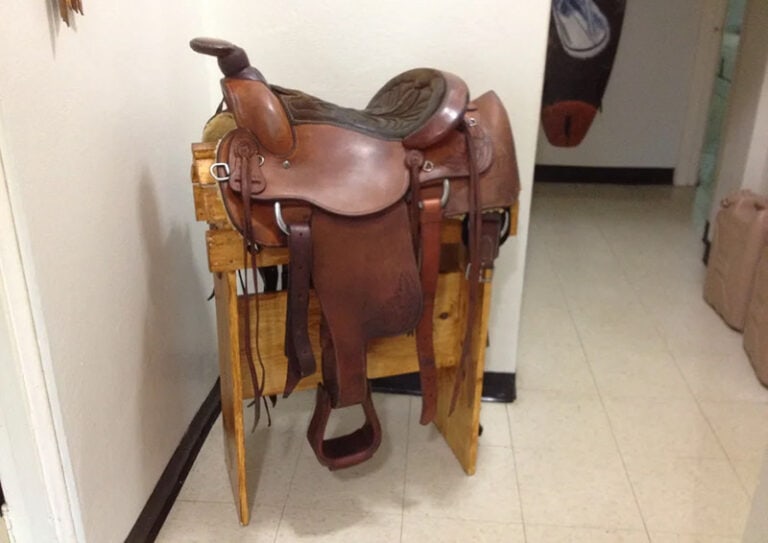 10 DIY Saddle Rack Plans You Can Build Today (Free & Paid) | Home Grail